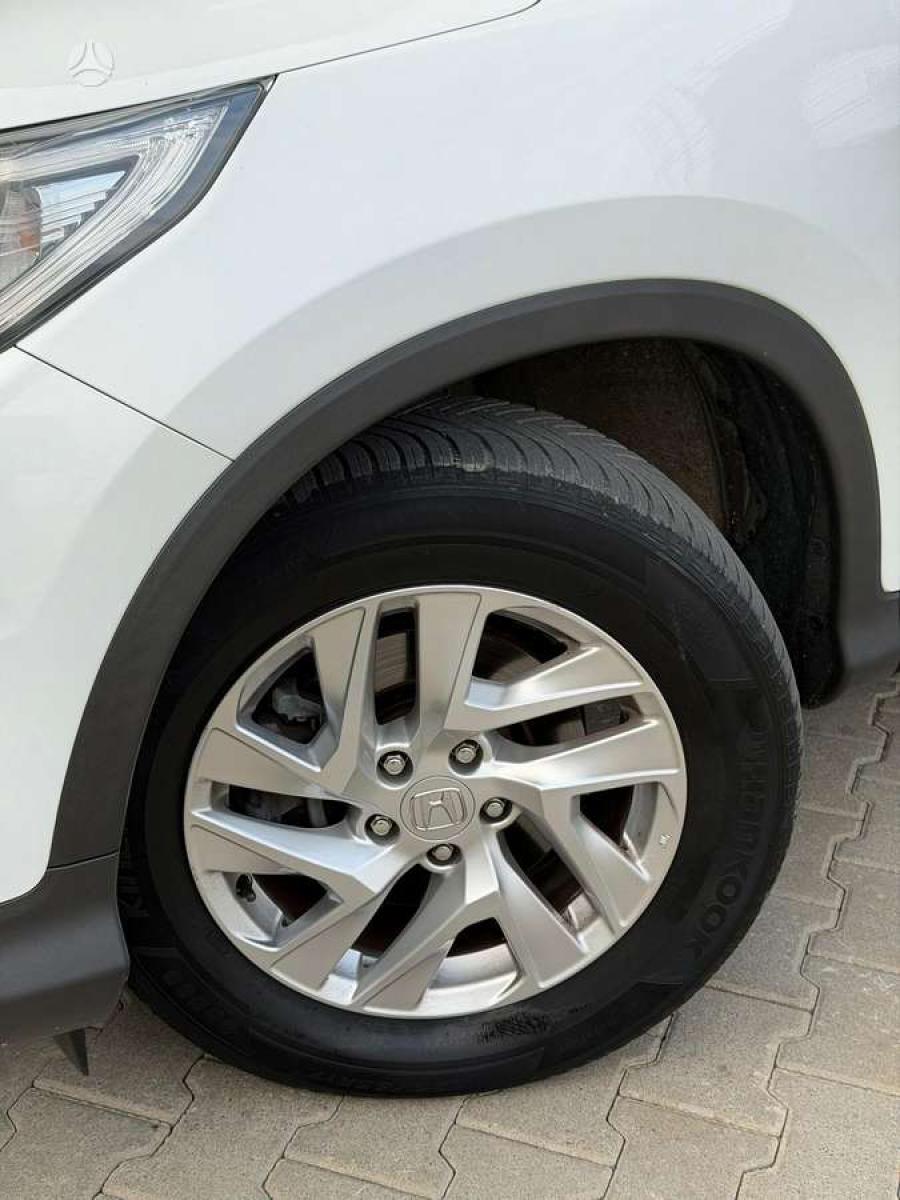 Balts Honda CR-V 2015 Viļņa, ar dzinēja tilpumu 1.60 L un nobraukumu 150 tūkst. km par 12900 €, foto 12 vietnē AUTOMOTO.COM.LV