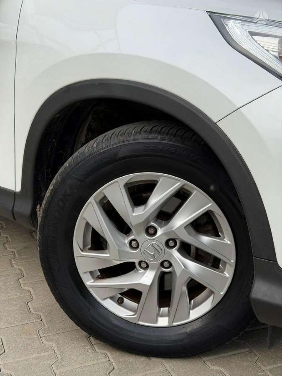 Balts Honda CR-V 2015 Viļņa, ar dzinēja tilpumu 1.60 L un nobraukumu 150 tūkst. km par 12900 €, foto 13 vietnē AUTOMOTO.COM.LV