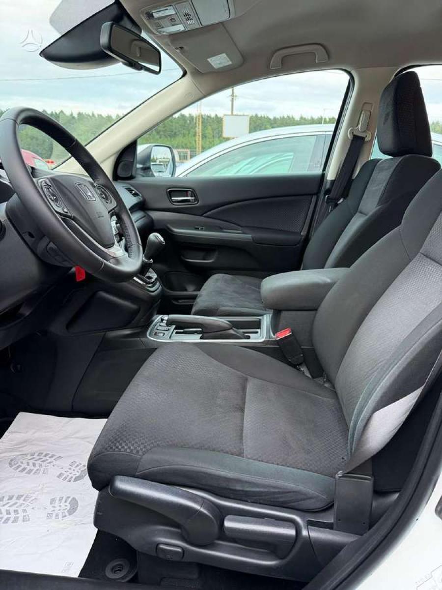 Balts Honda CR-V 2015 Viļņa, ar dzinēja tilpumu 1.60 L un nobraukumu 150 tūkst. km par 12900 €, foto 14 vietnē AUTOMOTO.COM.LV