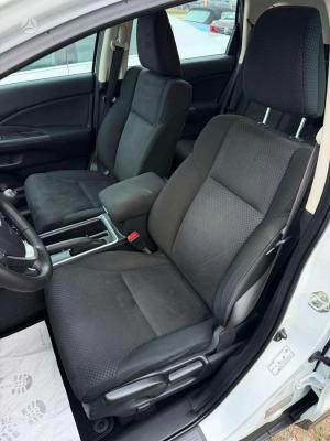 Balts Honda CR-V 2015 Viļņa, ar dzinēja tilpumu 1.60 L un nobraukumu 150 tūkst. km par 12900 €, foto 15 vietnē AUTOMOTO.COM.LV