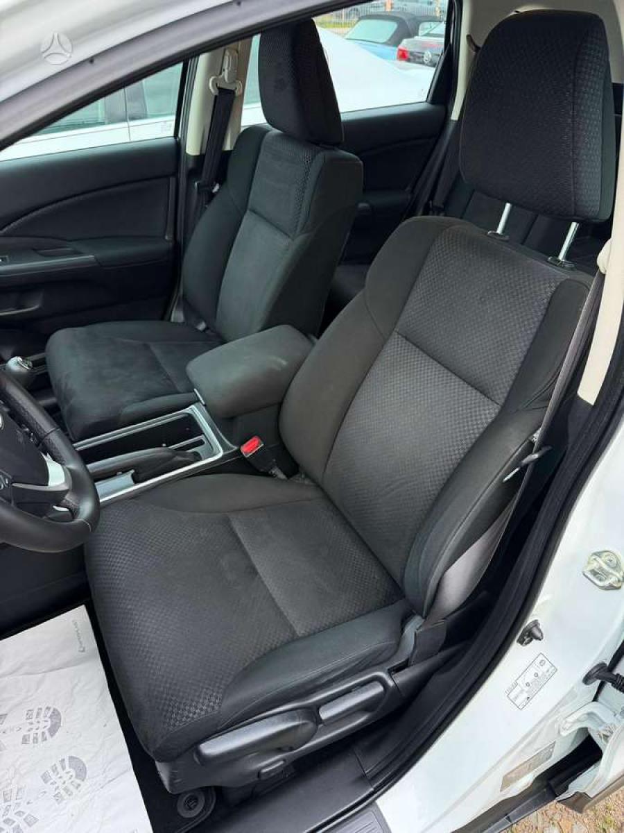Balts Honda CR-V 2015 Viļņa, ar dzinēja tilpumu 1.60 L un nobraukumu 150 tūkst. km par 12900 €, foto 15 vietnē AUTOMOTO.COM.LV