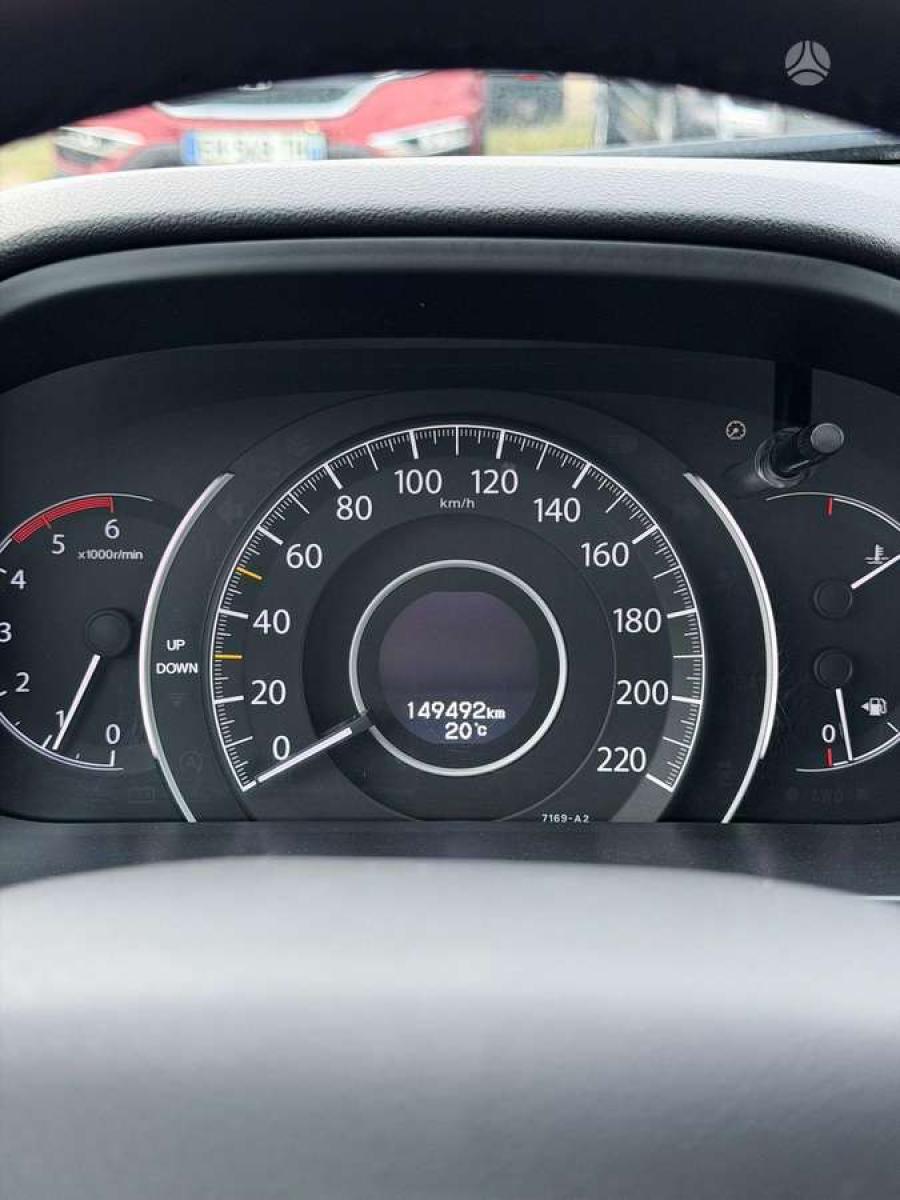 Balts Honda CR-V 2015 Viļņa, ar dzinēja tilpumu 1.60 L un nobraukumu 150 tūkst. km par 12900 €, foto 17 vietnē AUTOMOTO.COM.LV