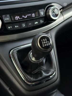 Balts Honda CR-V 2015 Viļņa, ar dzinēja tilpumu 1.60 L un nobraukumu 150 tūkst. km par 12900 €, foto 26 vietnē AUTOMOTO.COM.LV