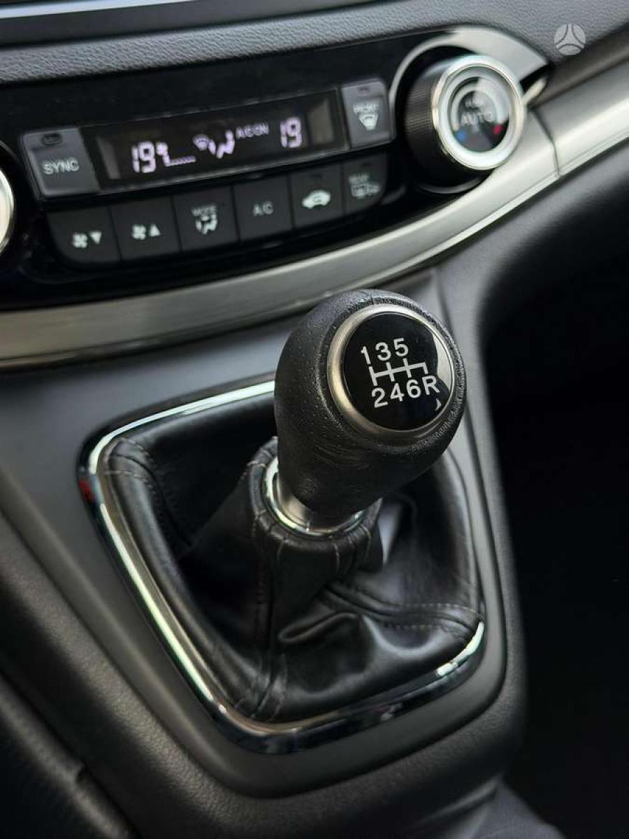 Balts Honda CR-V 2015 Viļņa, ar dzinēja tilpumu 1.60 L un nobraukumu 150 tūkst. km par 12900 €, foto 26 vietnē AUTOMOTO.COM.LV