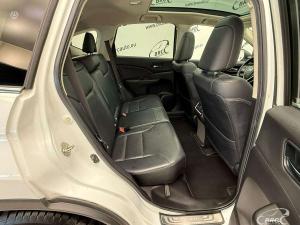 White Honda CR-V 2015 in Vilnius, with an engine capacity of 1.60 L and mileage of 243 thousand km for 12900 €, photo 8 on AUTOMOTO.COM.LV