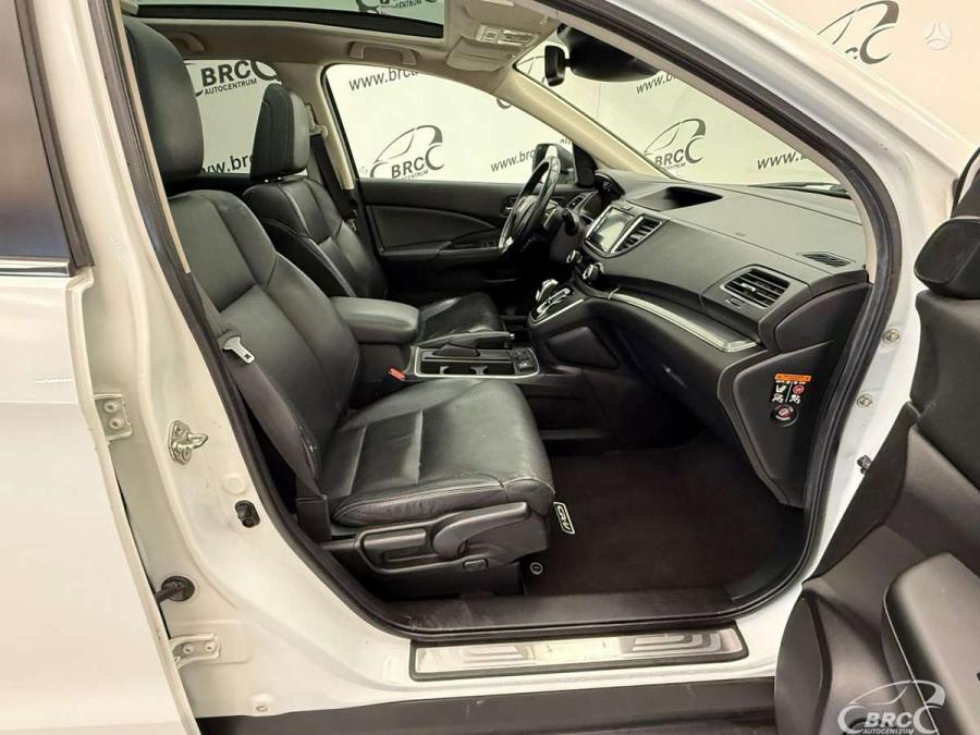 White Honda CR-V 2015 in Vilnius, with an engine capacity of 1.60 L and mileage of 243 thousand km for 12900 €, photo 9 on AUTOMOTO.COM.LV
