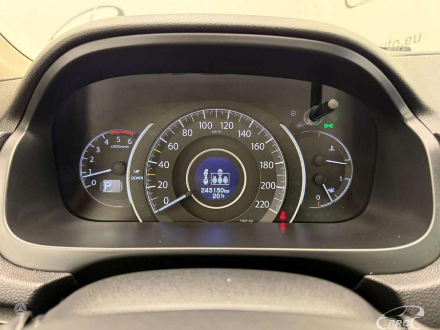 White Honda CR-V 2015 in Vilnius, with an engine capacity of 1.60 L and mileage of 243 thousand km for 12900 €, photo 10 on AUTOMOTO.COM.LV