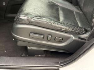 White Honda CR-V 2015 in Vilnius, with an engine capacity of 1.60 L and mileage of 243 thousand km for 12900 €, photo 16 on AUTOMOTO.COM.LV