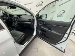 White Honda CR-V 2015 in Vilnius, with an engine capacity of 1.60 L and mileage of 243 thousand km for 12900 €, photo 18 on AUTOMOTO.COM.LV