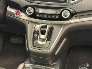 White Honda CR-V 2015 in Vilnius, with an engine capacity of 1.60 L and mileage of 243 thousand km for 12900 €, photo 21 on AUTOMOTO.COM.LV