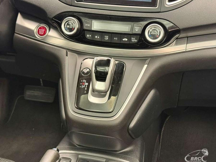 White Honda CR-V 2015 in Vilnius, with an engine capacity of 1.60 L and mileage of 243 thousand km for 12900 €, photo 21 on AUTOMOTO.COM.LV