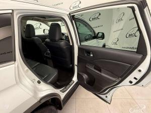White Honda CR-V 2015 in Vilnius, with an engine capacity of 1.60 L and mileage of 243 thousand km for 12900 €, photo 22 on AUTOMOTO.COM.LV