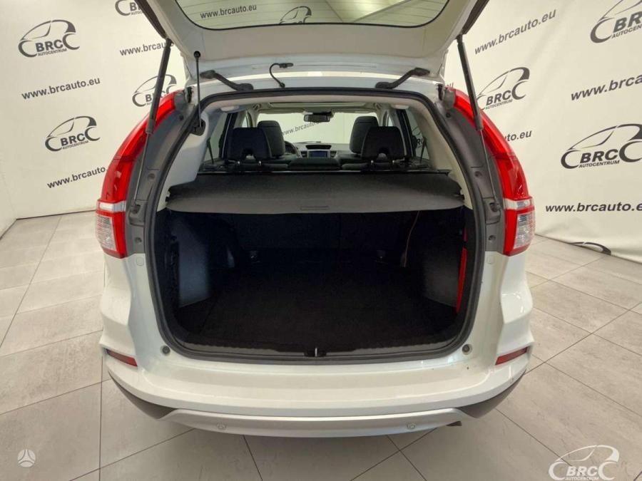 White Honda CR-V 2015 in Vilnius, with an engine capacity of 1.60 L and mileage of 243 thousand km for 12900 €, photo 24 on AUTOMOTO.COM.LV