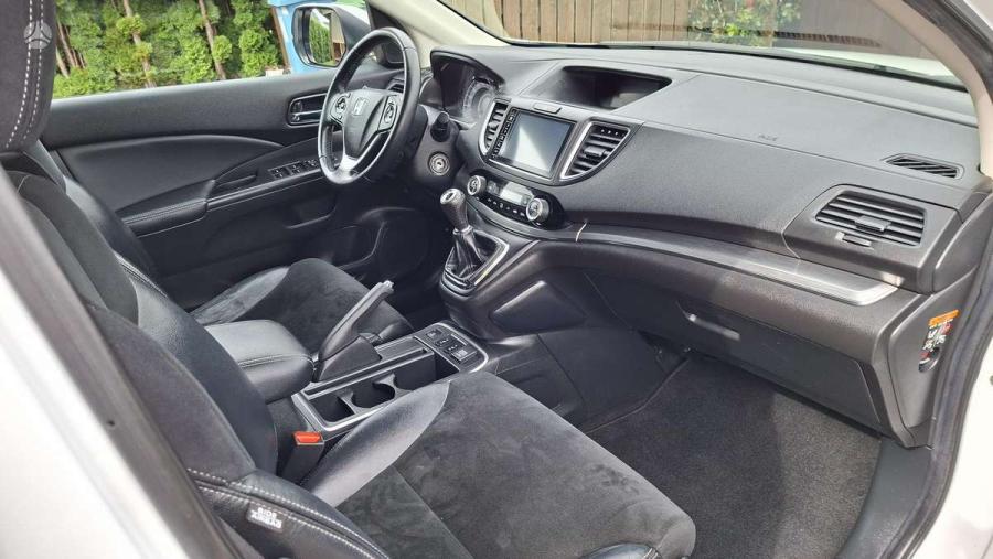 White Honda CR-V 2015 in Kaunas, with an engine capacity of 1.60 L and mileage of 245 thousand km for 11050 €, photo 20 on AUTOMOTO.COM.LV
