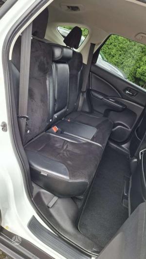 White Honda CR-V 2015 in Kaunas, with an engine capacity of 1.60 L and mileage of 245 thousand km for 11050 €, photo 21 on AUTOMOTO.COM.LV