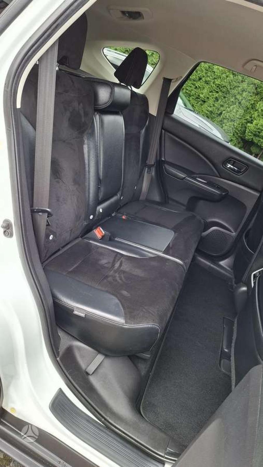 White Honda CR-V 2015 in Kaunas, with an engine capacity of 1.60 L and mileage of 245 thousand km for 11050 €, photo 21 on AUTOMOTO.COM.LV