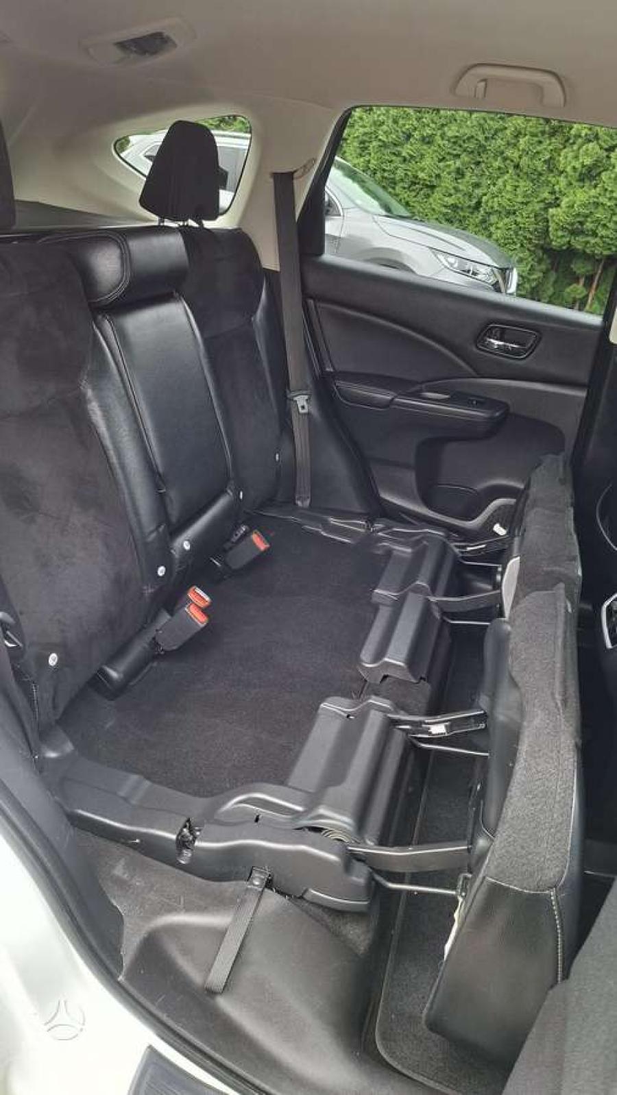 White Honda CR-V 2015 in Kaunas, with an engine capacity of 1.60 L and mileage of 245 thousand km for 11050 €, photo 23 on AUTOMOTO.COM.LV