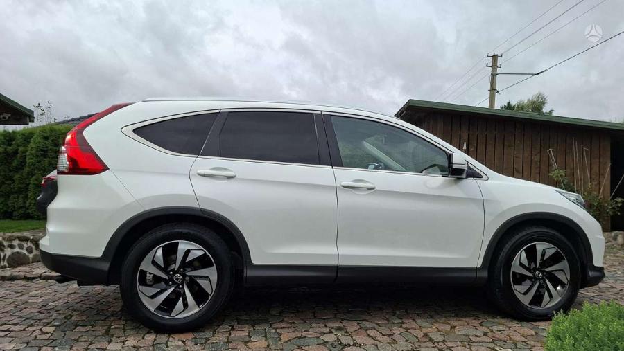 White Honda CR-V 2015 in Kaunas, with an engine capacity of 1.60 L and mileage of 245 thousand km for 11050 €, photo 33 on AUTOMOTO.COM.LV