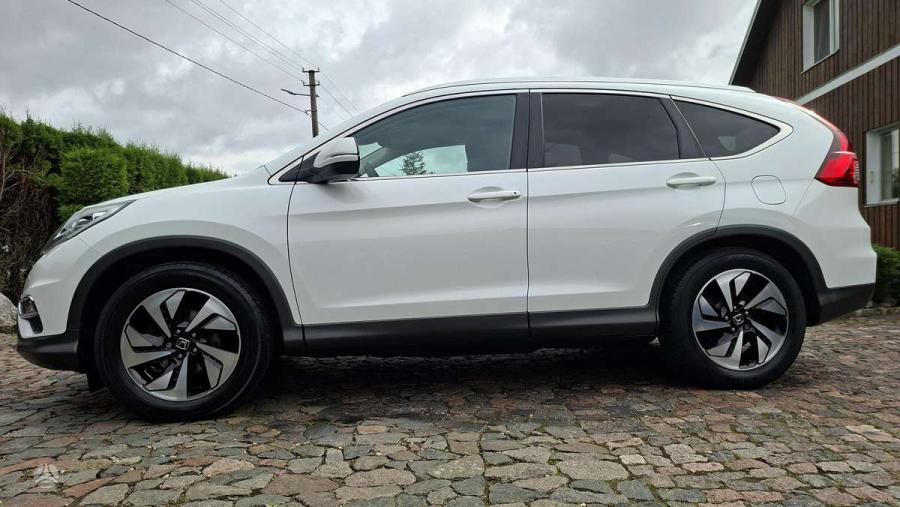 White Honda CR-V 2015 in Kaunas, with an engine capacity of 1.60 L and mileage of 245 thousand km for 11050 €, photo 37 on AUTOMOTO.COM.LV