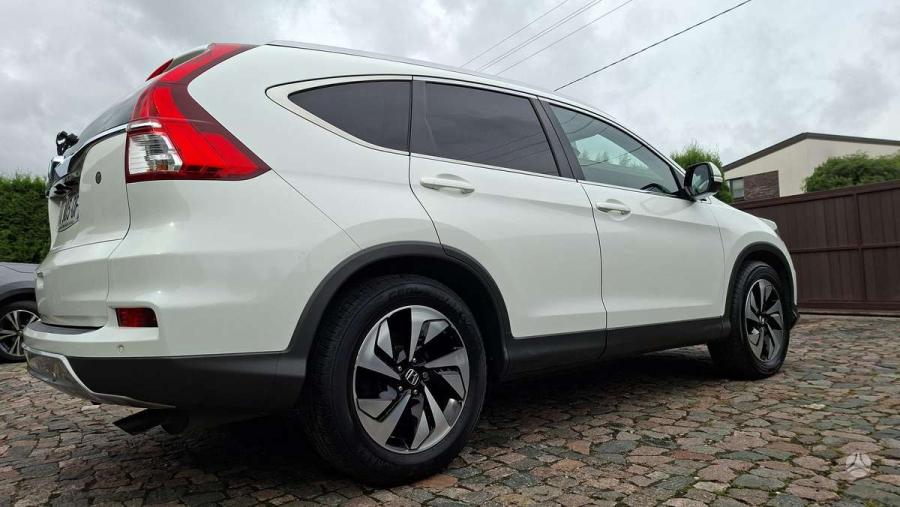 White Honda CR-V 2015 in Kaunas, with an engine capacity of 1.60 L and mileage of 245 thousand km for 11050 €, photo 47 on AUTOMOTO.COM.LV