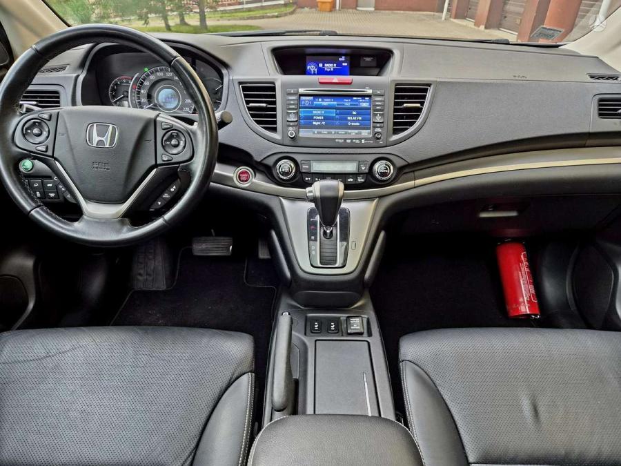 White Honda CR-V 2015 in Vilnius, with an engine capacity of 2.20 L and mileage of 232 thousand km for 12999 €, photo 13 on AUTOMOTO.COM.LV