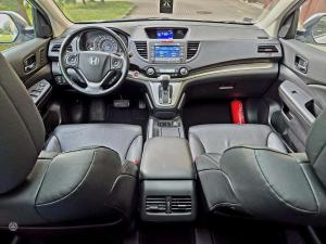 White Honda CR-V 2015 in Vilnius, with an engine capacity of 2.20 L and mileage of 232 thousand km for 12999 €, photo 14 on AUTOMOTO.COM.LV