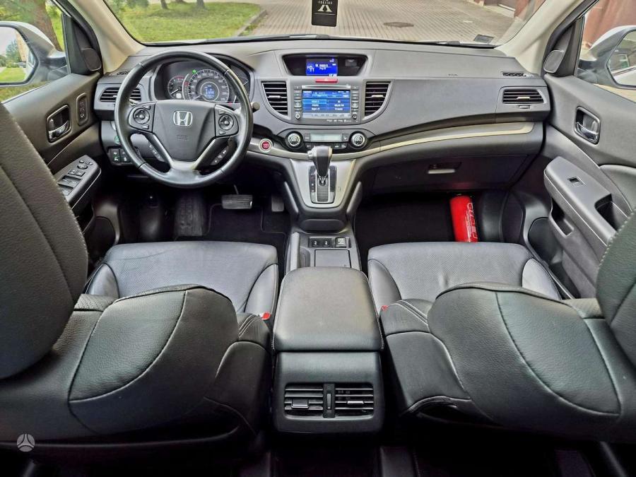 White Honda CR-V 2015 in Vilnius, with an engine capacity of 2.20 L and mileage of 232 thousand km for 12999 €, photo 14 on AUTOMOTO.COM.LV
