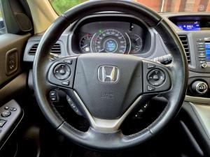 White Honda CR-V 2015 in Vilnius, with an engine capacity of 2.20 L and mileage of 232 thousand km for 12999 €, photo 16 on AUTOMOTO.COM.LV