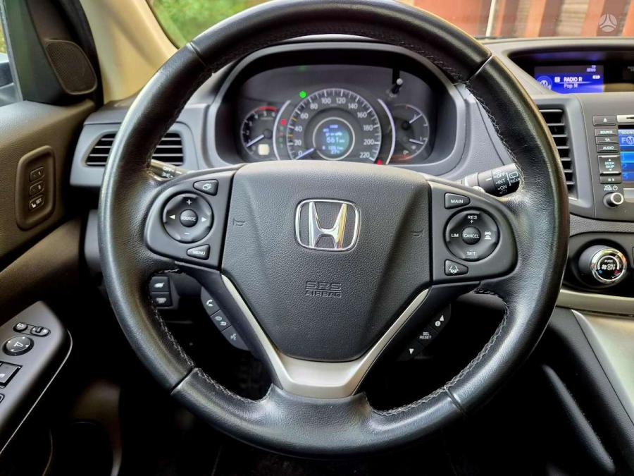 White Honda CR-V 2015 in Vilnius, with an engine capacity of 2.20 L and mileage of 232 thousand km for 12999 €, photo 16 on AUTOMOTO.COM.LV