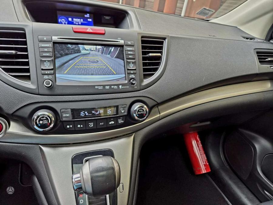 White Honda CR-V 2015 in Vilnius, with an engine capacity of 2.20 L and mileage of 232 thousand km for 12999 €, photo 17 on AUTOMOTO.COM.LV