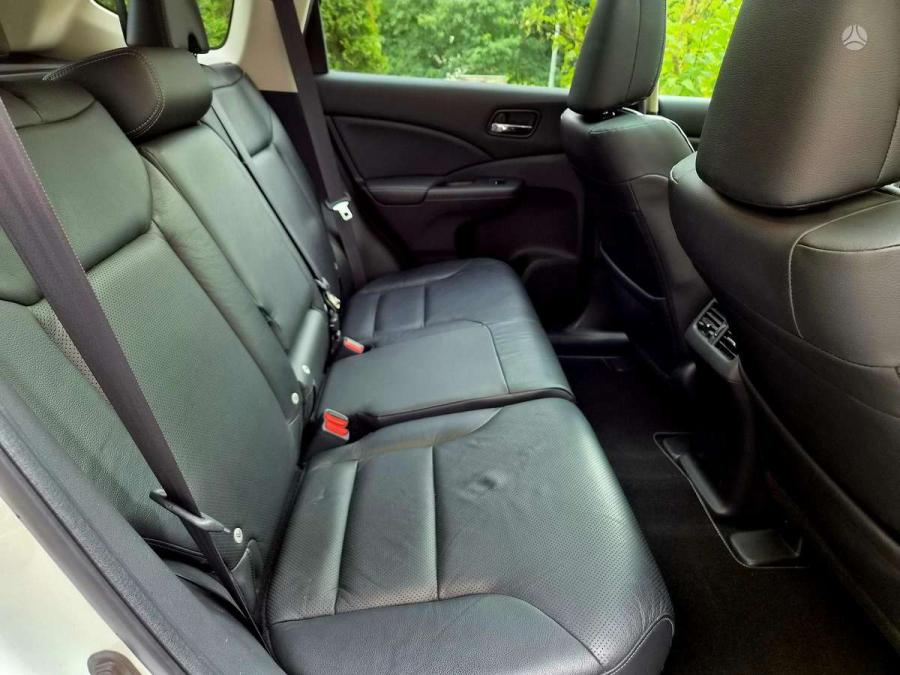 White Honda CR-V 2015 in Vilnius, with an engine capacity of 2.20 L and mileage of 232 thousand km for 12999 €, photo 24 on AUTOMOTO.COM.LV