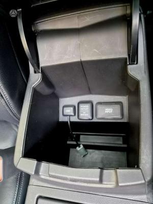 White Honda CR-V 2015 in Vilnius, with an engine capacity of 2.20 L and mileage of 232 thousand km for 12999 €, photo 33 on AUTOMOTO.COM.LV