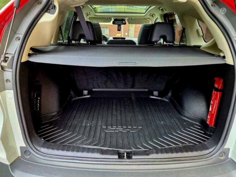 White Honda CR-V 2015 in Vilnius, with an engine capacity of 2.20 L and mileage of 232 thousand km for 12999 €, photo 41 on AUTOMOTO.COM.LV