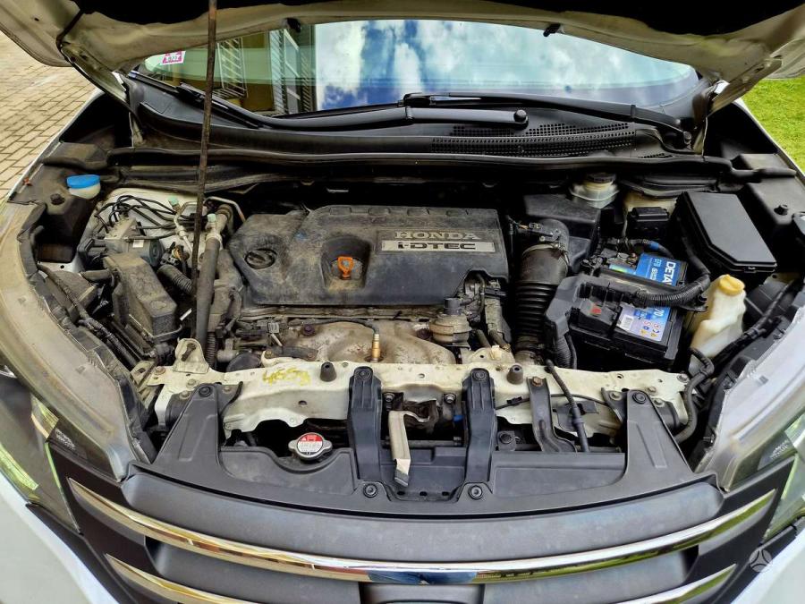 White Honda CR-V 2015 in Vilnius, with an engine capacity of 2.20 L and mileage of 232 thousand km for 12999 €, photo 43 on AUTOMOTO.COM.LV