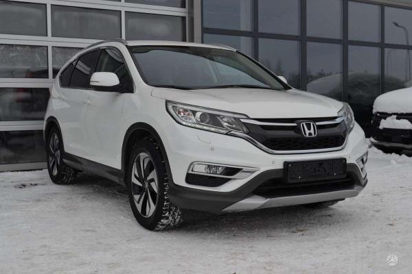 White Honda CR-V 2016 in Vilnius, with an engine capacity of 1.60 L and mileage of 218 thousand km for 13000 €, photo 5 on AUTOMOTO.COM.LV