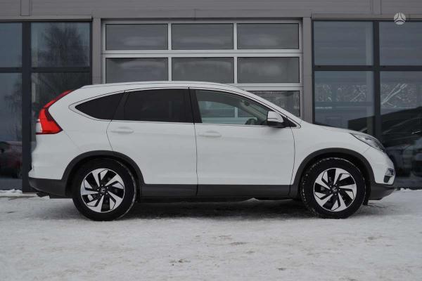 White Honda CR-V 2016 in Vilnius, with an engine capacity of 1.60 L and mileage of 218 thousand km for 13000 €, photo 6 on AUTOMOTO.COM.LV