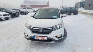 White Honda CR-V 2016 in Siauliai, with an engine capacity of 1.60 L and mileage of 231 thousand km for 14400 €, photo 5 on AUTOMOTO.COM.LV