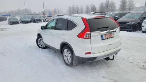 White Honda CR-V 2016 in Siauliai, with an engine capacity of 1.60 L and mileage of 231 thousand km for 14400 €, photo 7 on AUTOMOTO.COM.LV