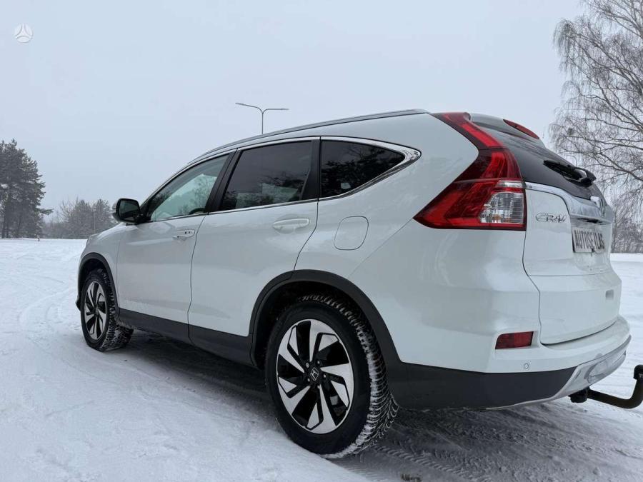 White Honda CR-V 2016 in Kaunas, with an engine capacity of 1.60 L and mileage of 209 thousand km for 15999 €, photo 11 on AUTOMOTO.COM.LV