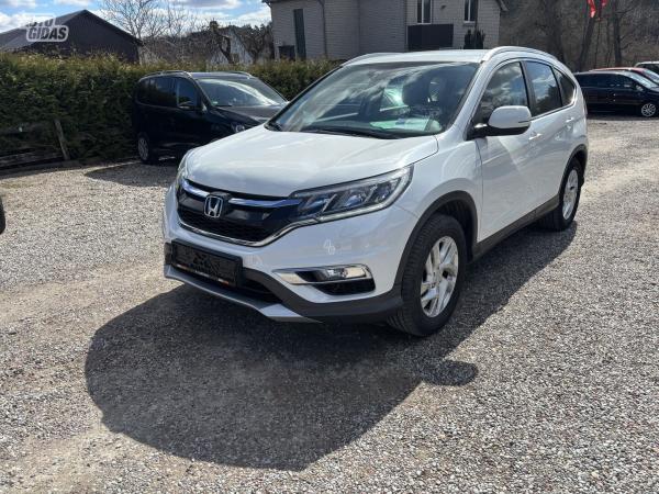 White Honda CR-V 2016 in Jurbarkas, with an engine capacity of 1.60 L and mileage of 130 thousand km for 10800 €, photo 1 on AUTOMOTO.COM.LV