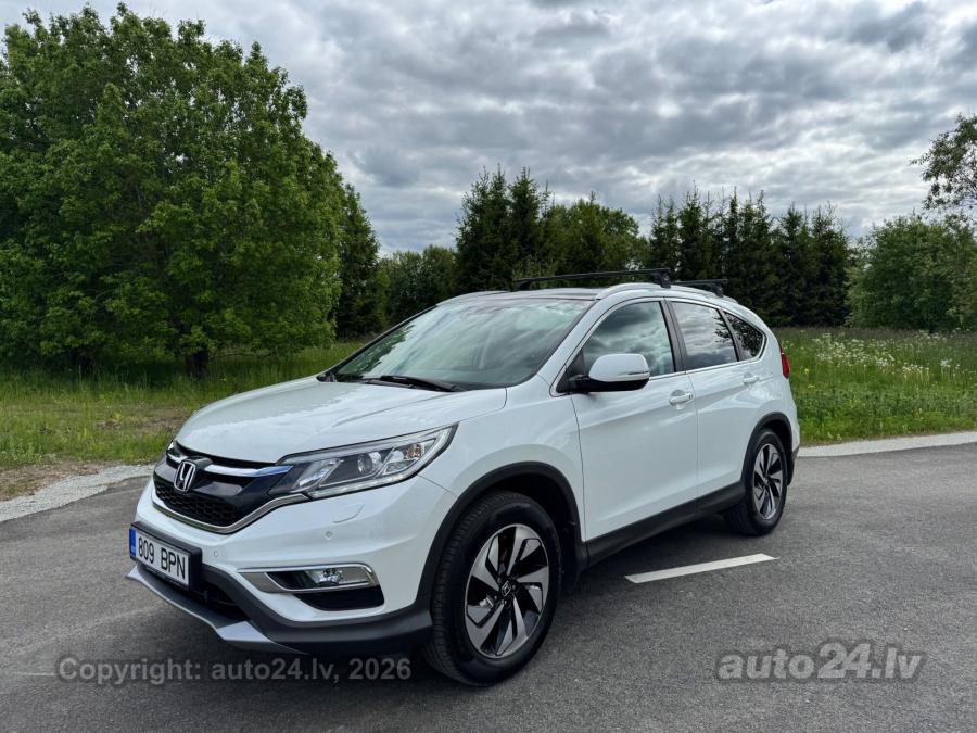 White Honda CR-V 2016 in Tallinn, with an engine capacity of 2.00 L and mileage of 0 thousand km for 14999 €, photo 1 on AUTOMOTO.COM.LV