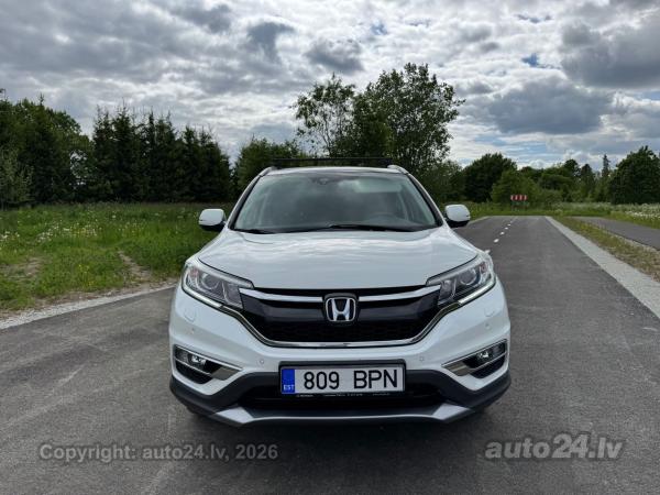 White Honda CR-V 2016 in Tallinn, with an engine capacity of 2.00 L and mileage of 0 thousand km for 14999 €, photo 2 on AUTOMOTO.COM.LV