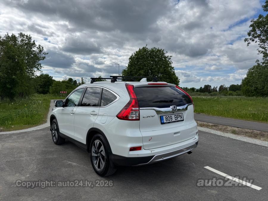 White Honda CR-V 2016 in Tallinn, with an engine capacity of 2.00 L and mileage of 0 thousand km for 14999 €, photo 6 on AUTOMOTO.COM.LV