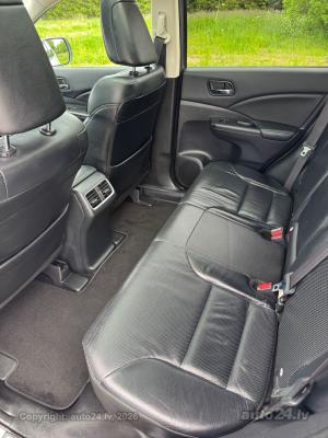 White Honda CR-V 2016 in Tallinn, with an engine capacity of 2.00 L and mileage of 0 thousand km for 14999 €, photo 8 on AUTOMOTO.COM.LV