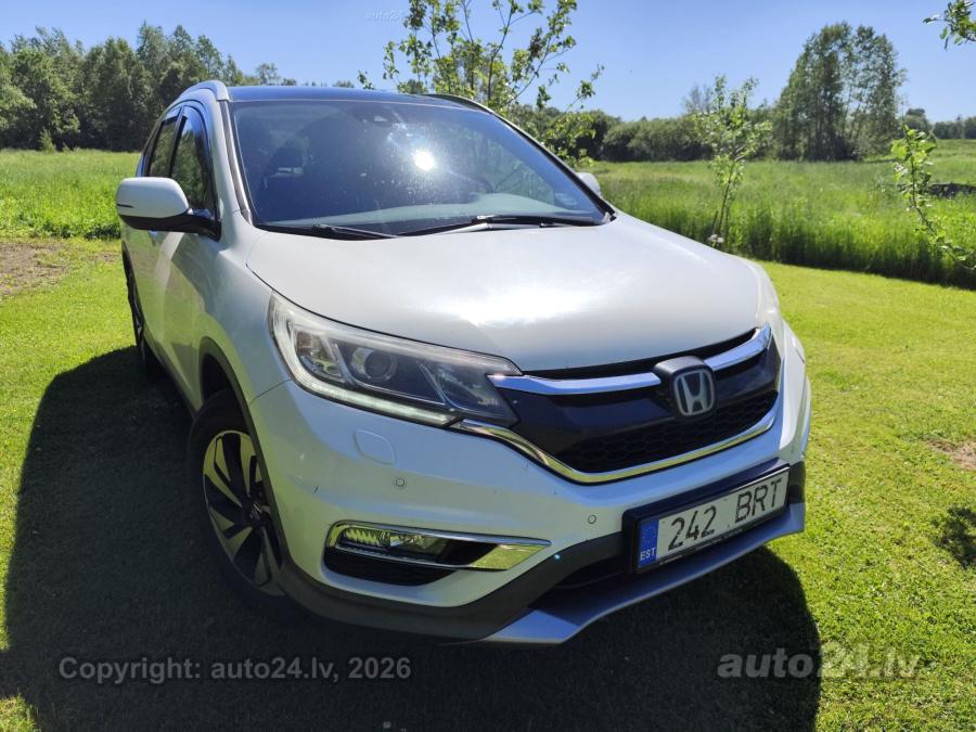 White Honda CR-V 2016 in Parnu, with an engine capacity of 1.60 L and mileage of 245 thousand km for 13000 €, photo 10 on AUTOMOTO.COM.LV