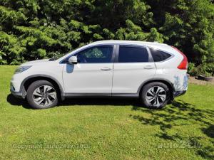 White Honda CR-V 2016 in Parnu, with an engine capacity of 1.60 L and mileage of 245 thousand km for 13000 €, photo 19 on AUTOMOTO.COM.LV