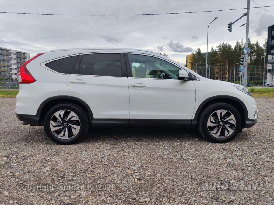 Balts Honda CR-V 2016 Tallina, ar dzinēja tilpumu 1.60 L un nobraukumu 190 tūkst. km par 13999 €, foto 8 vietnē AUTOMOTO.COM.LV