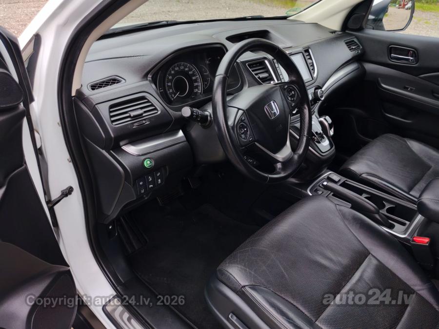 Balts Honda CR-V 2016 Tallina, ar dzinēja tilpumu 1.60 L un nobraukumu 190 tūkst. km par 13999 €, foto 11 vietnē AUTOMOTO.COM.LV