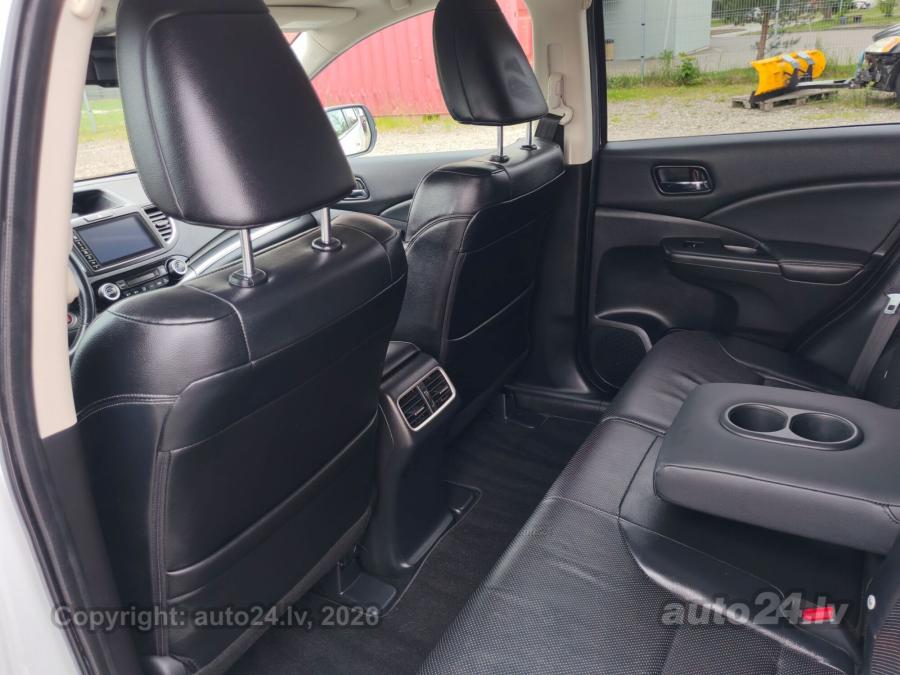 Balts Honda CR-V 2016 Tallina, ar dzinēja tilpumu 1.60 L un nobraukumu 190 tūkst. km par 13999 €, foto 12 vietnē AUTOMOTO.COM.LV