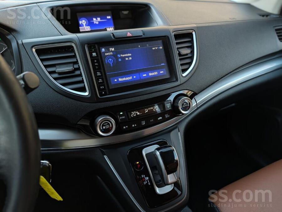 Balts Honda CR-V 2016 Jūrmala, ar dzinēja tilpumu 1.60 L un nobraukumu 250 tūkst. km par 14550 €, foto 26 vietnē AUTOMOTO.COM.LV